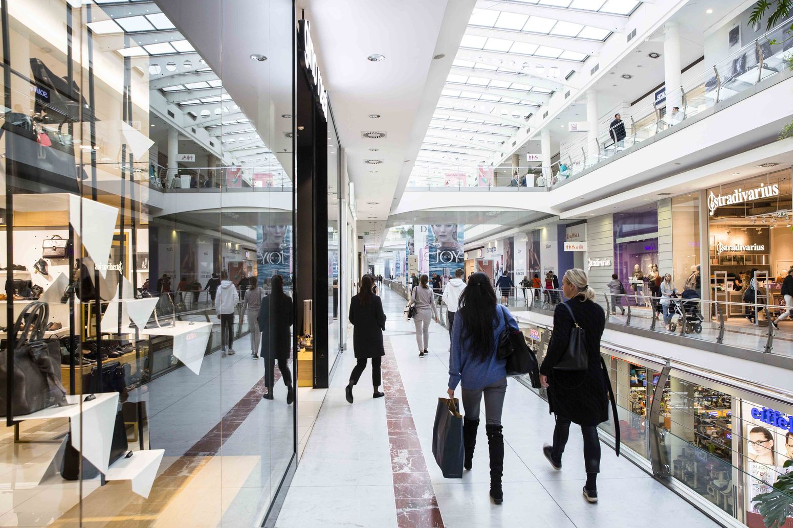 LEASING MANAGER - SHOPPING CENTRA - OC Nový Smíchov, OC Plzeň Plaza, OC ...